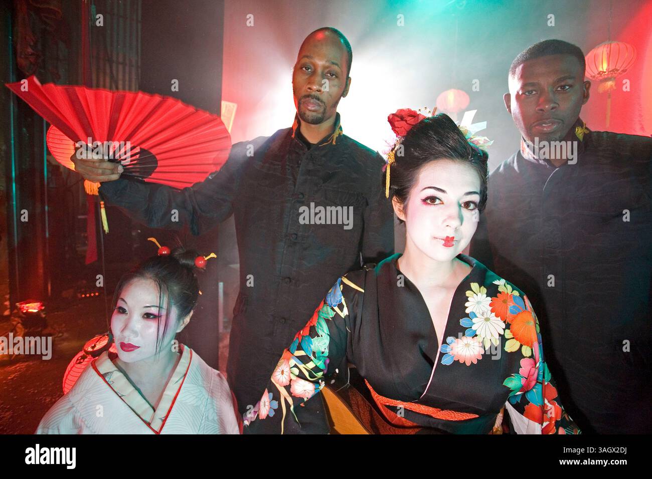Japanese geisha poses in traditional hi-res stock photography and ...