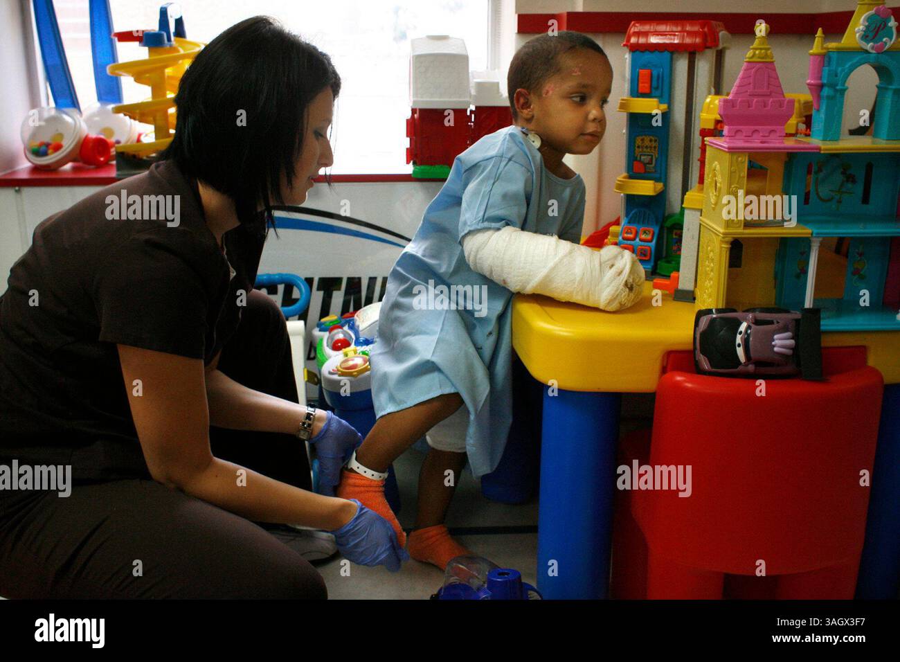 Third degree burns leg hi-res stock photography and images - Alamy