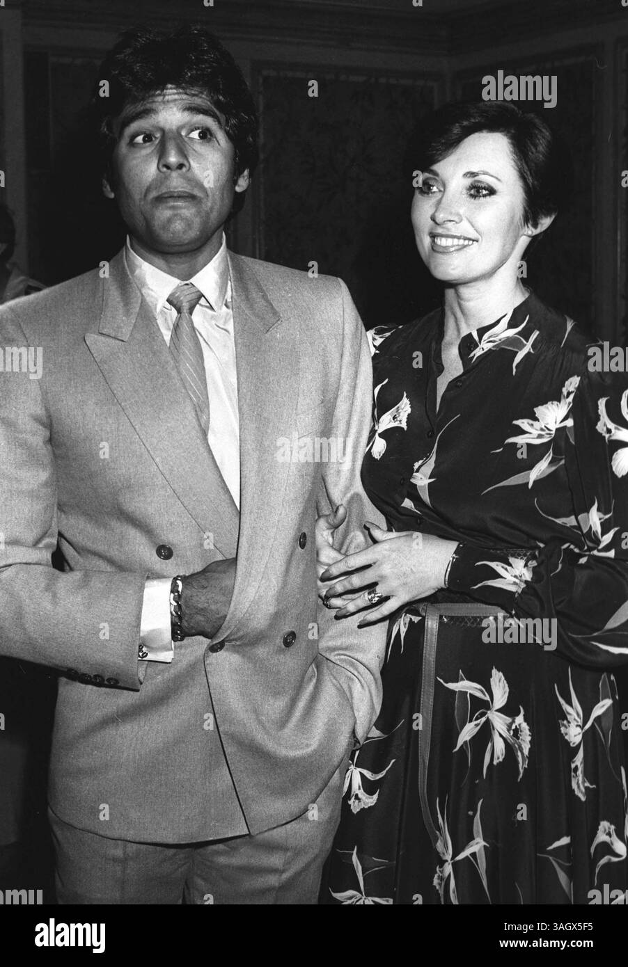 ERIK ESTRADA WITH BEVERLY SASSOON IN CALIFORNIA 1980.PHOTO BY PHIL ROACH-IPOL-GLOBE PHOTOS, INC ...