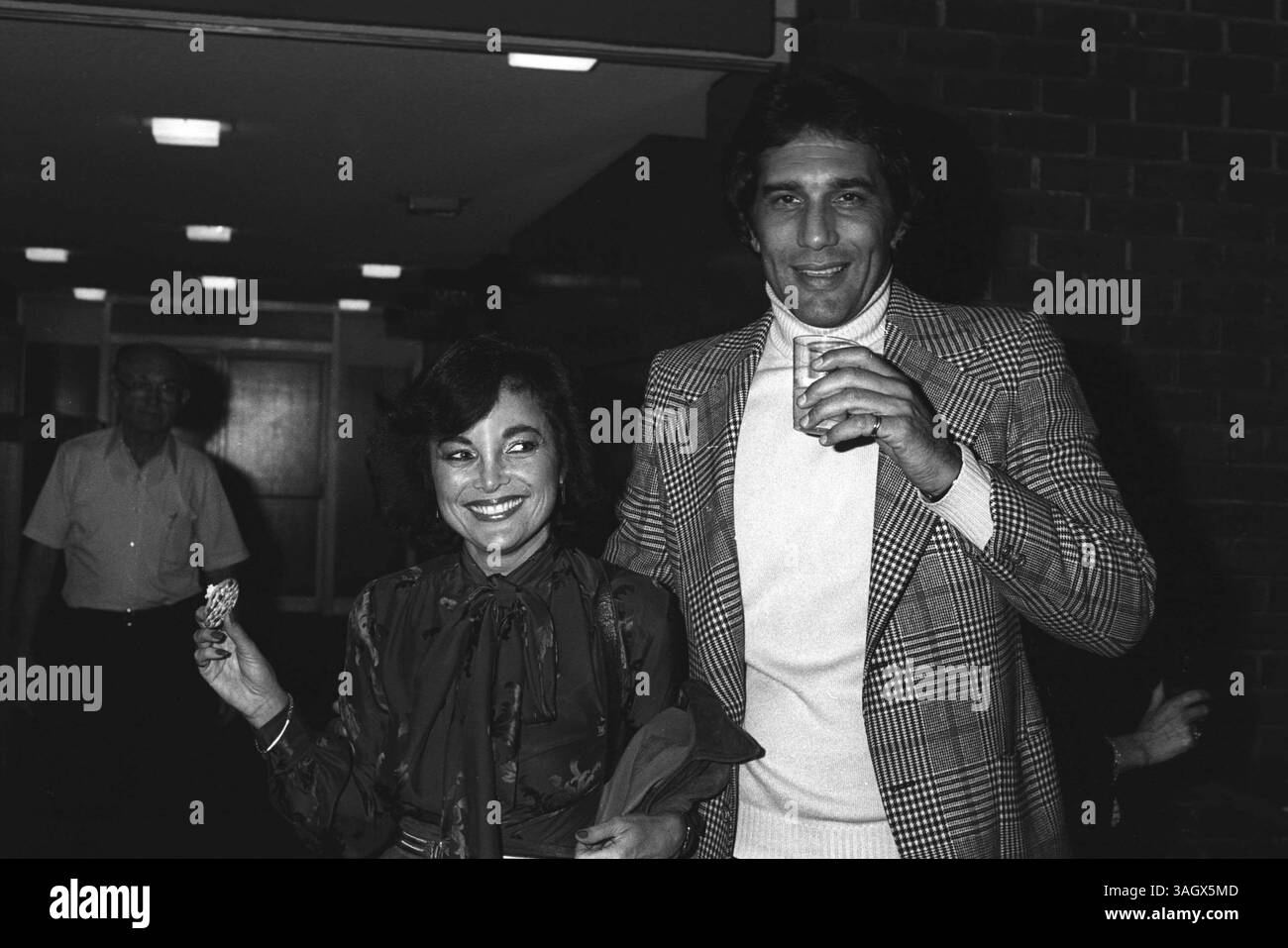 CAROL CONNORS WITH STEVE GERTZ.'' ANGEL CITY '' SCREENING AT DIRECTORS ...