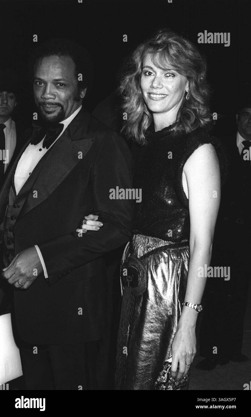 QUINCY JONES WITH HIS WIFE PEGGY LIPTON IN CALIFORNIA 1981.PHOTO BY ...