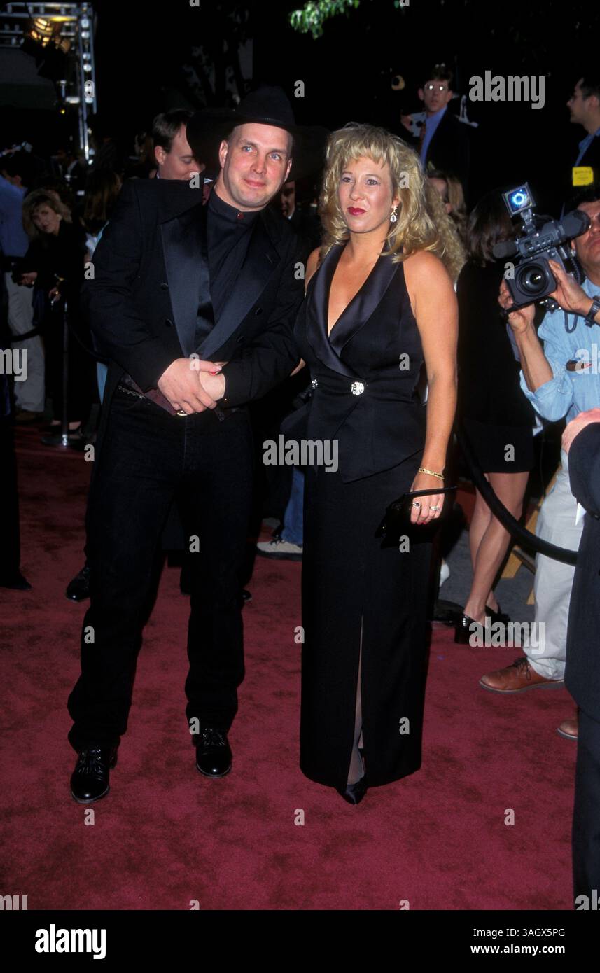 Mar 21, 1996 - Hollywood, California, USA - Country musician GARTH ...