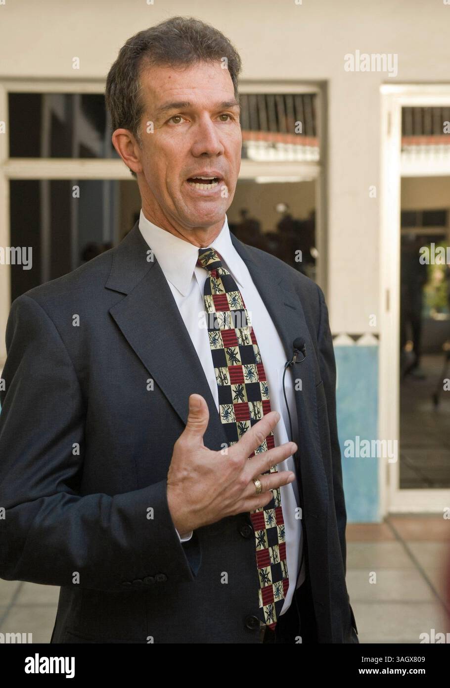 Oct 29, 2009 - Santa Barbara, California, USA - Frustrated Deputy ...