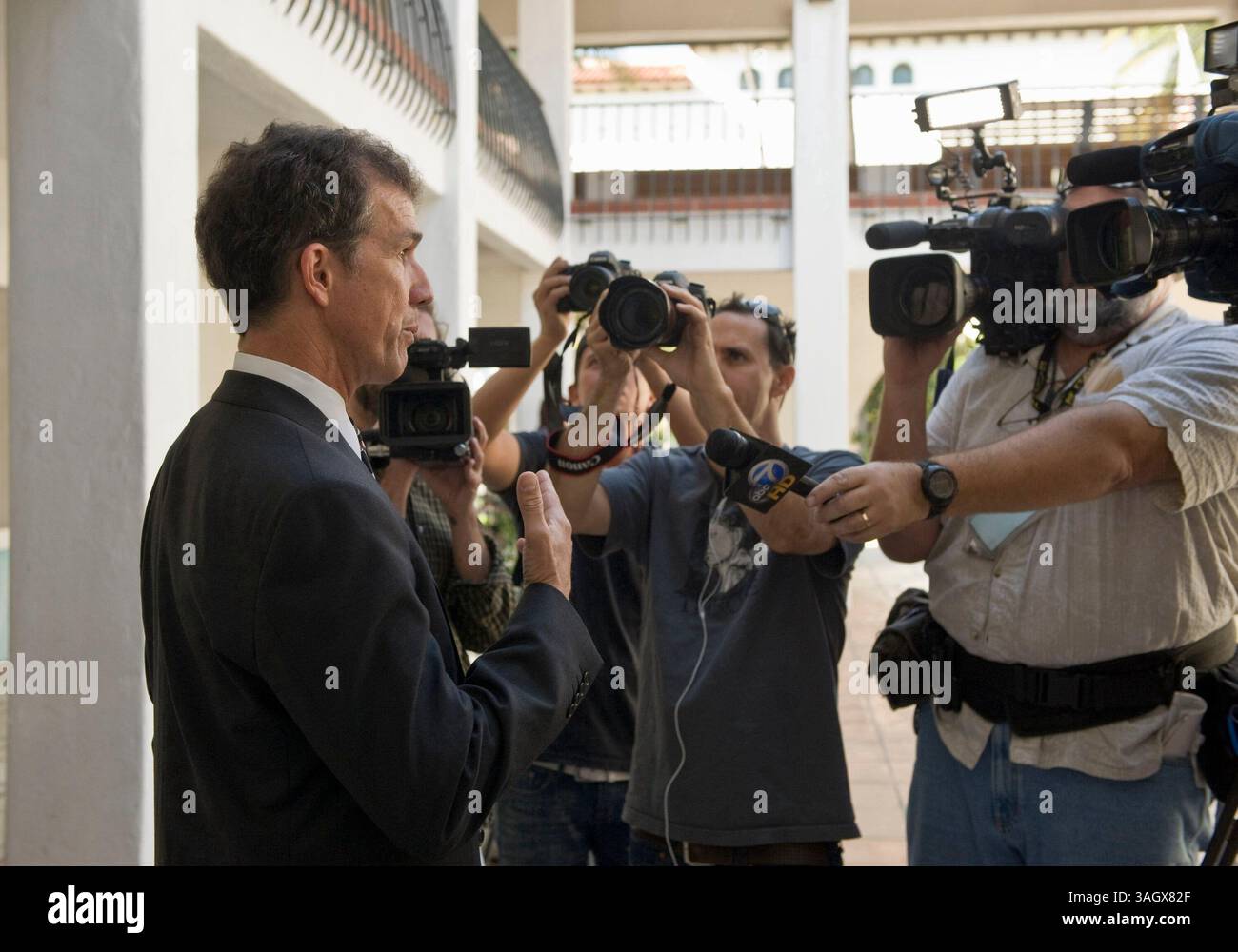 Oct 29, 2009 - Santa Barbara, California, USA - Frustrated Deputy ...