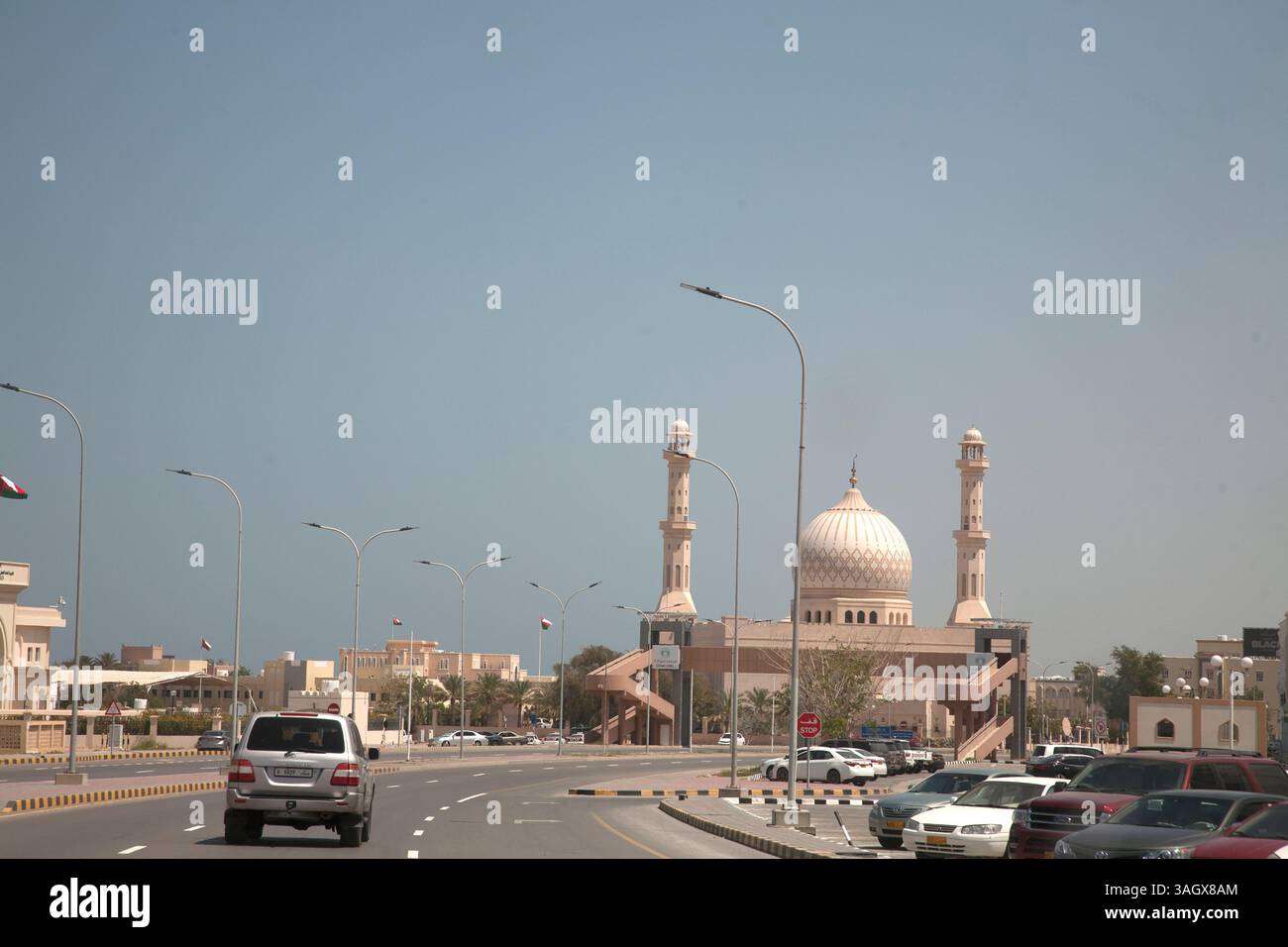 street scene and mosque sur oman sultanate of oman Stock Photo - Alamy