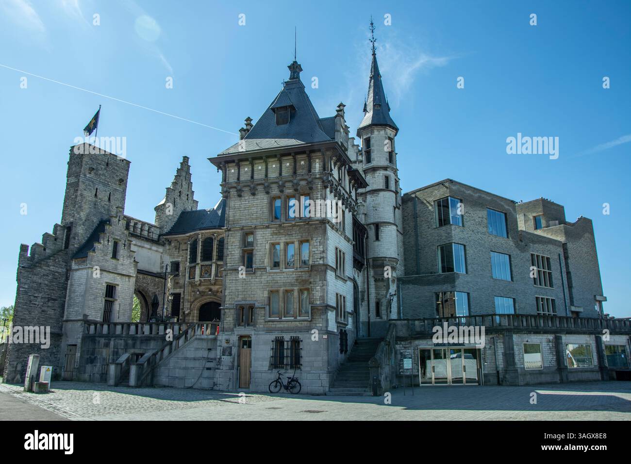 Castles in antwerp hi-res stock photography and images - Alamy