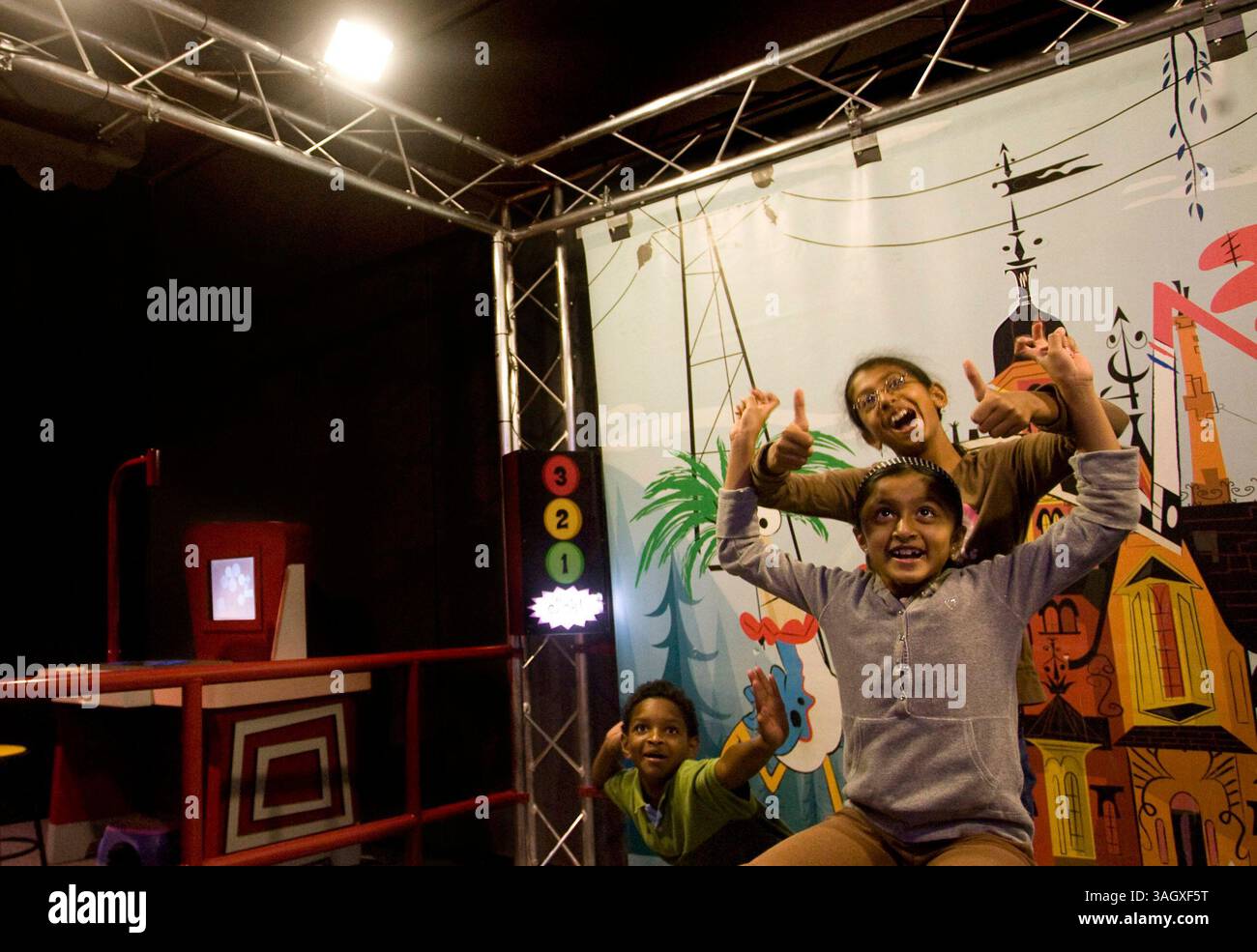 TP 308869 ALLE Mosi (07/07/09 Tampa) Heather Amin, 9 (cq-front) and ...