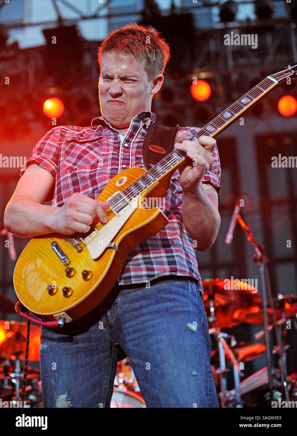 Jun 20, 2009 - Birmingham, Alabama; USA - Musician JONNY LANG performs ...
