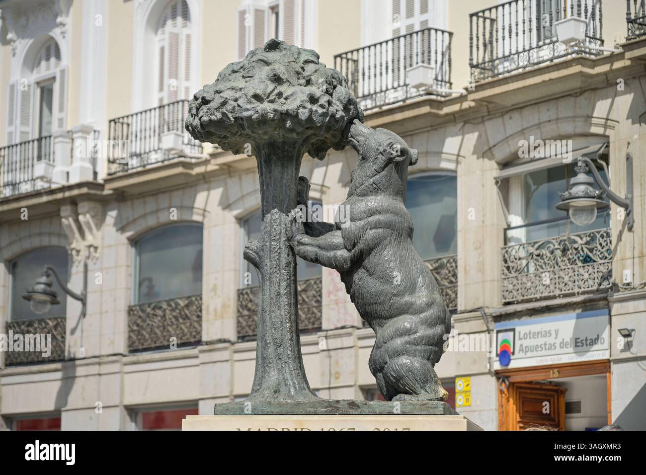 Statue, Wahrzeichen, Bär und der Erdbeerbaum, El oso y el madrono ...