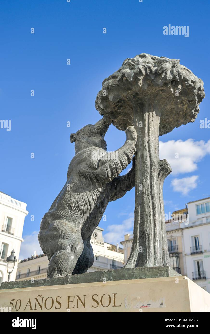 Statue, Wahrzeichen, Bär und der Erdbeerbaum, El oso y el madrono ...