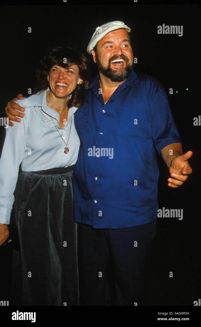 DOM DELUISE with his wife CAROL ARATA ARTHUR 1982.# 12404.Photo by Phil Roach-Ipol-Globe Photos ...
