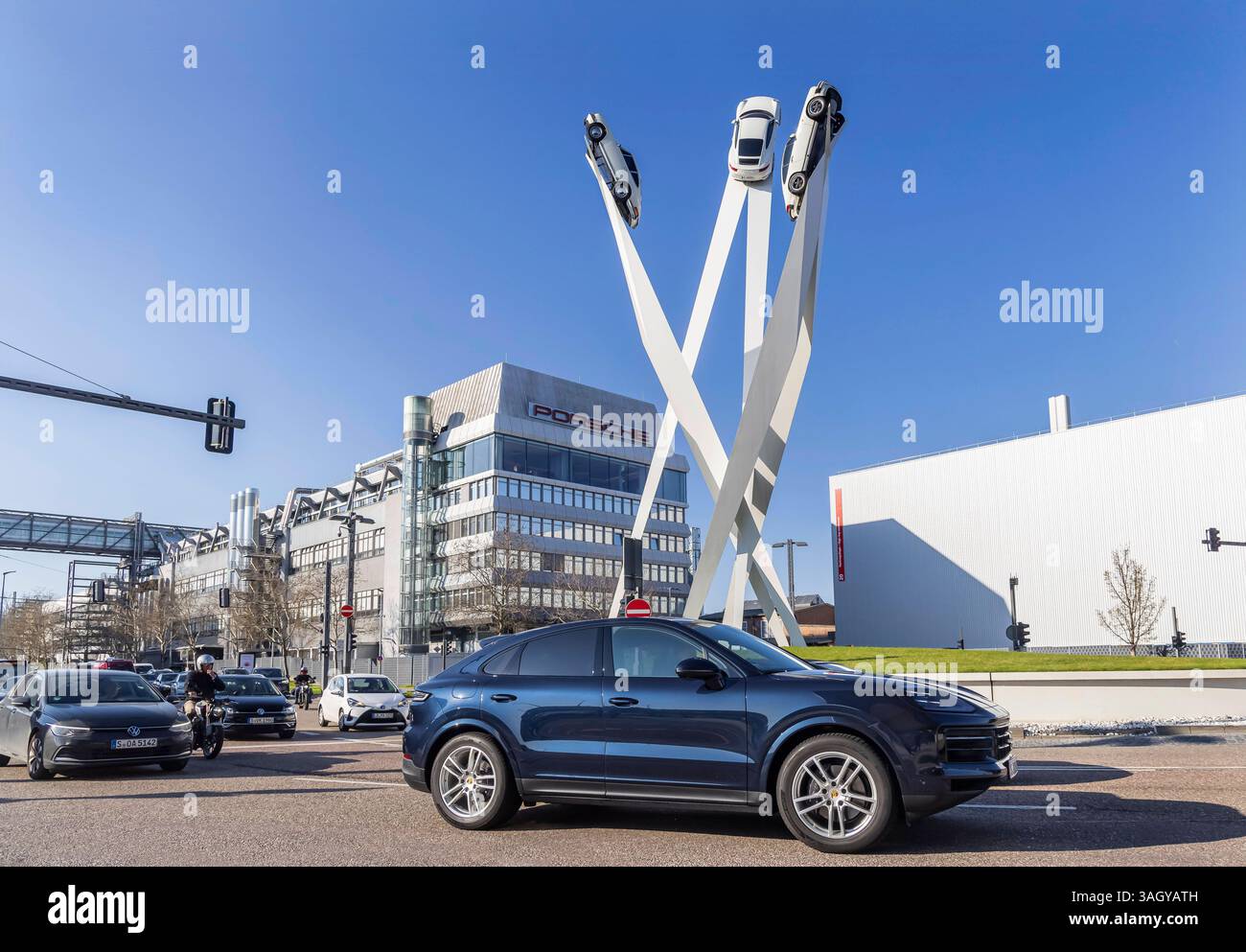 Porscheplatz, Stuttgart Zuffenhausen mit Porsche Museum und ...