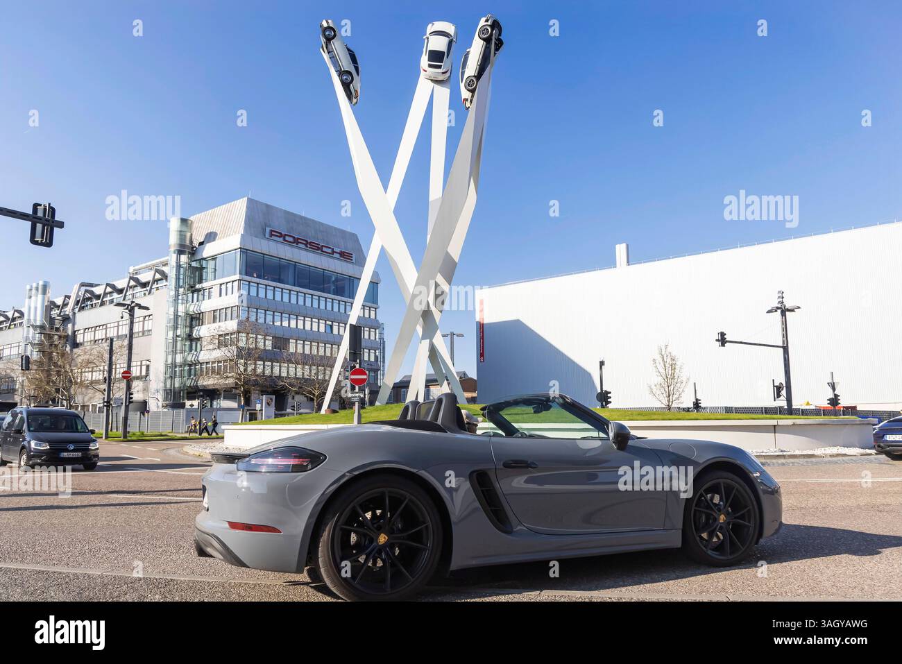 Porscheplatz, Stuttgart Zuffenhausen mit Porsche Museum und ...