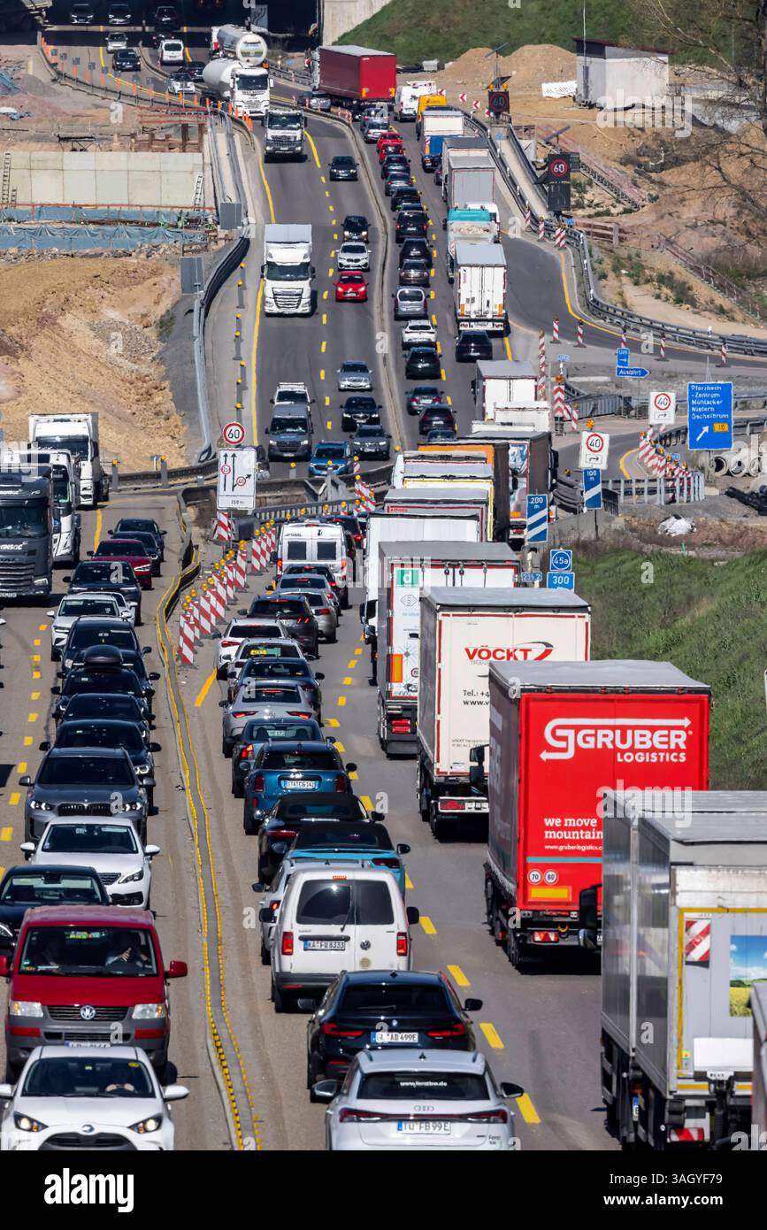 Sechsstreifiger Ausbau der Autobahn A8 bei Pforzheim. Baustelle ...