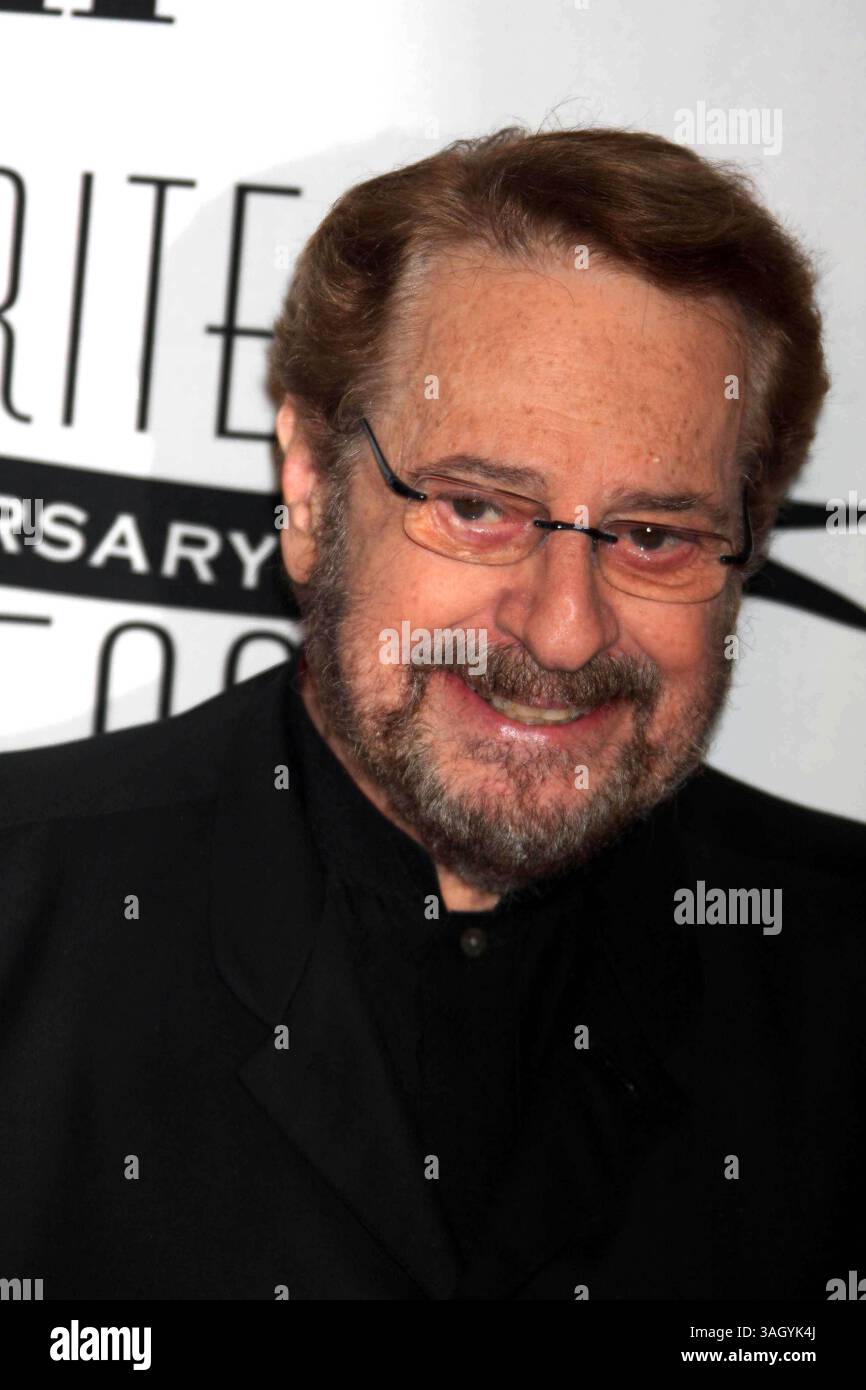 PHIL RAMONE.at Songwriters Hall of Fame 40th Anniversary induction.gala ...