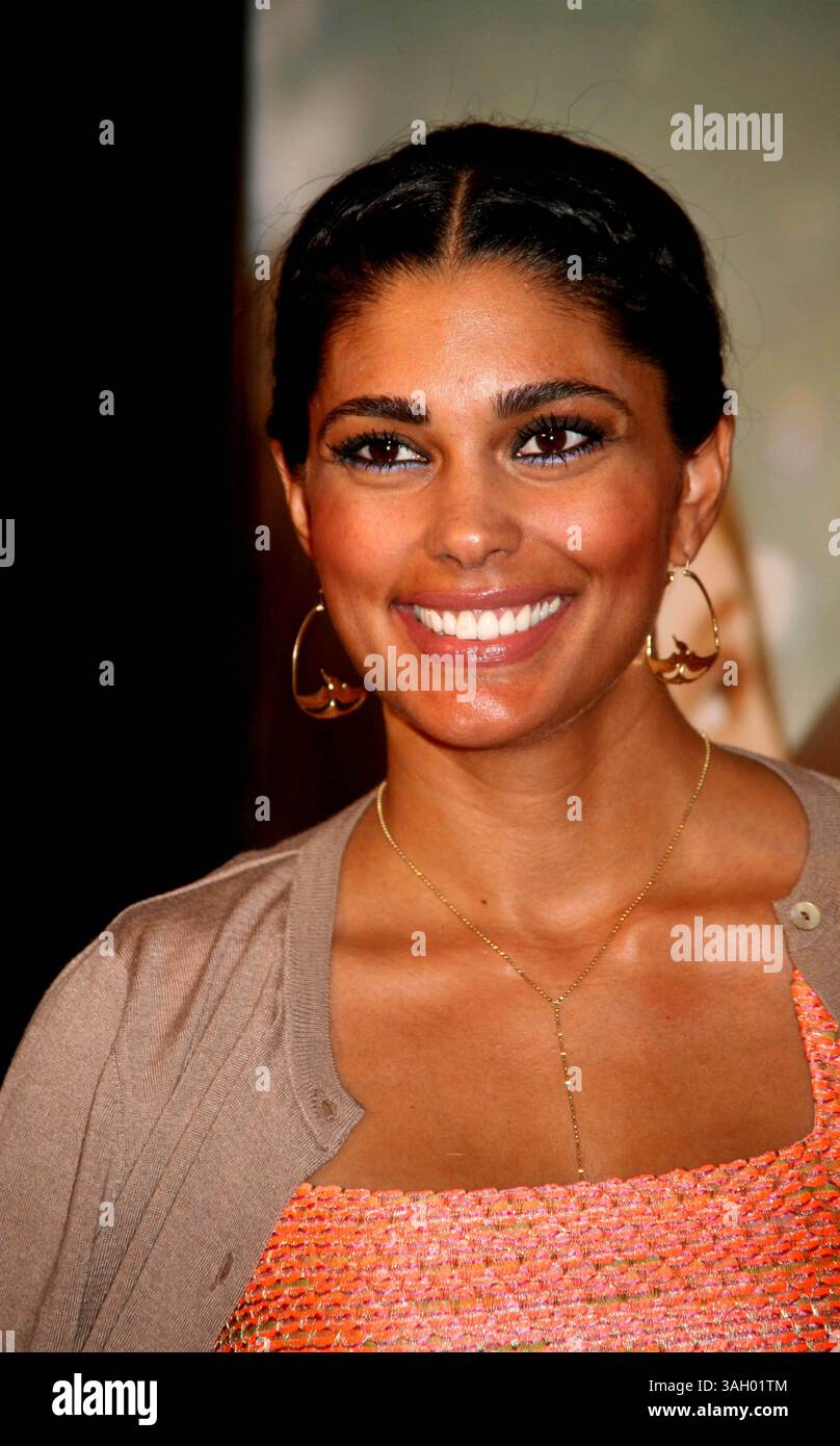 Warner Bros. Pictures 'M Sister's Keeper' World Premiere.AMC Lincoln ...