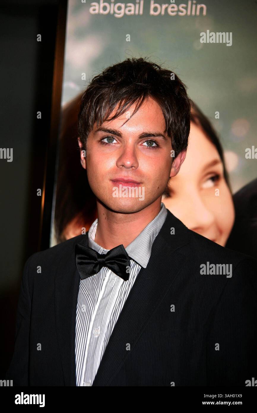 Warner Bros. Pictures 'M Sister's Keeper' World Premiere.AMC Lincoln ...