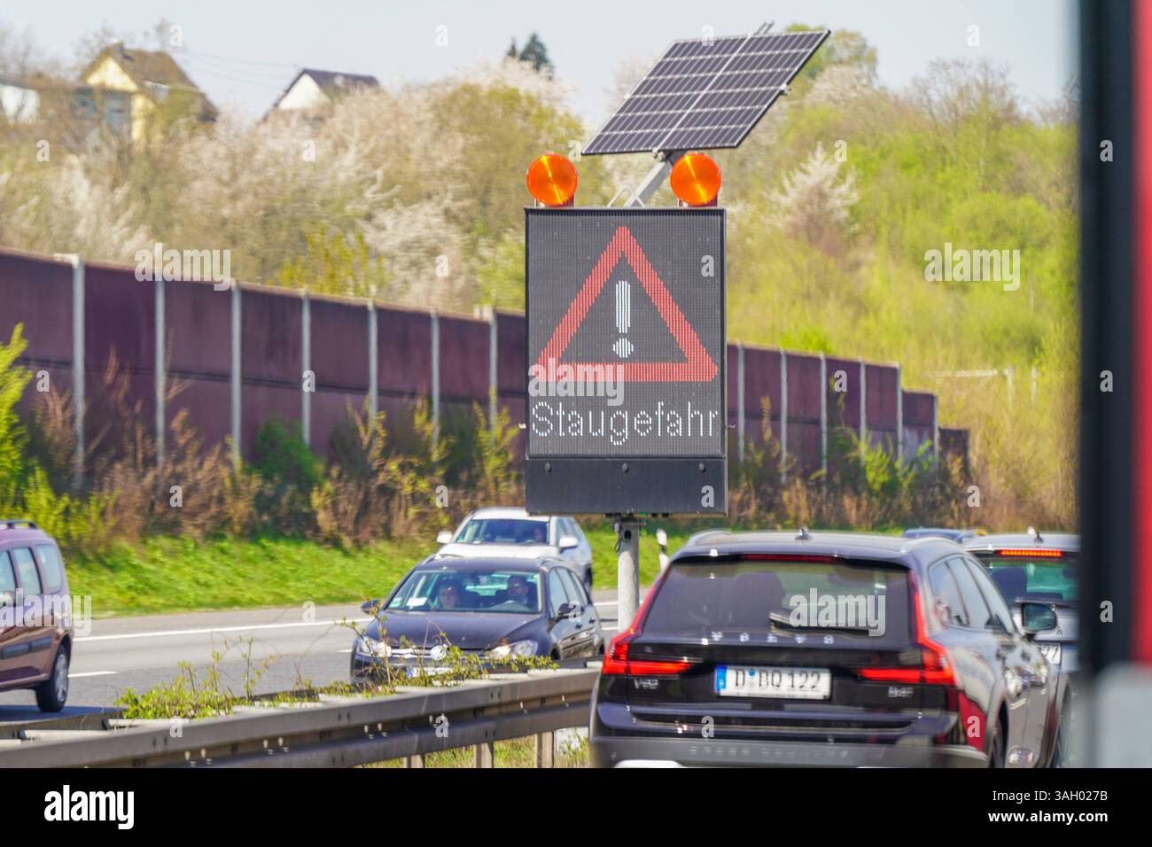 Deutschland, Europa, Autobahn A3, Verkehrswarnung, LED-Schild ...