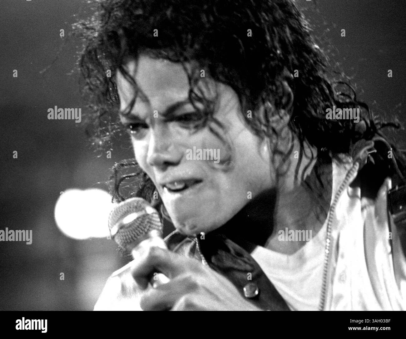 Michael jackson studio recording Black and White Stock Photos & Images ...