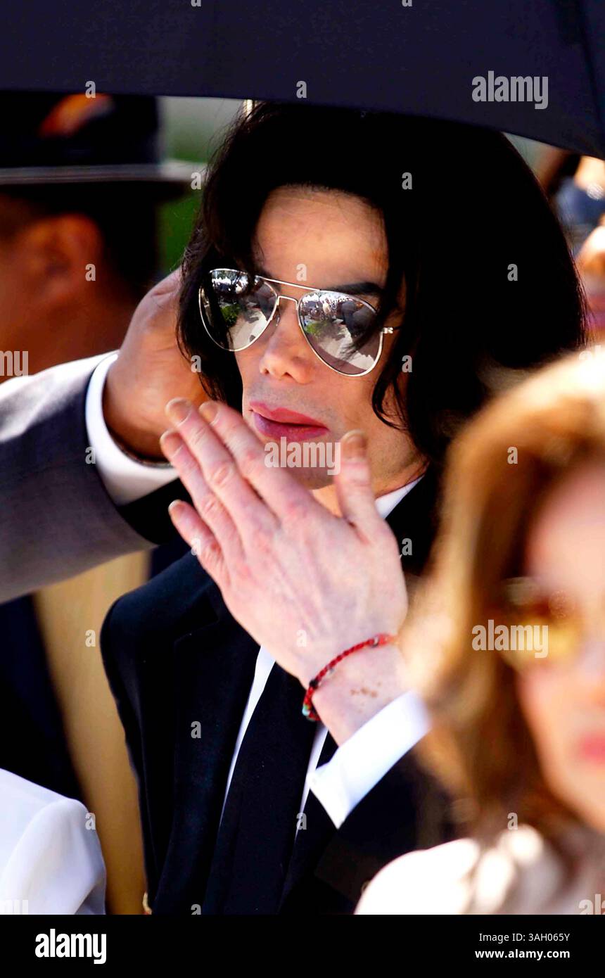 K43701MG.MICHAEL JACKSON TRIAL.MICHAEL JACKSON JURY REACHED A VERDICT ...