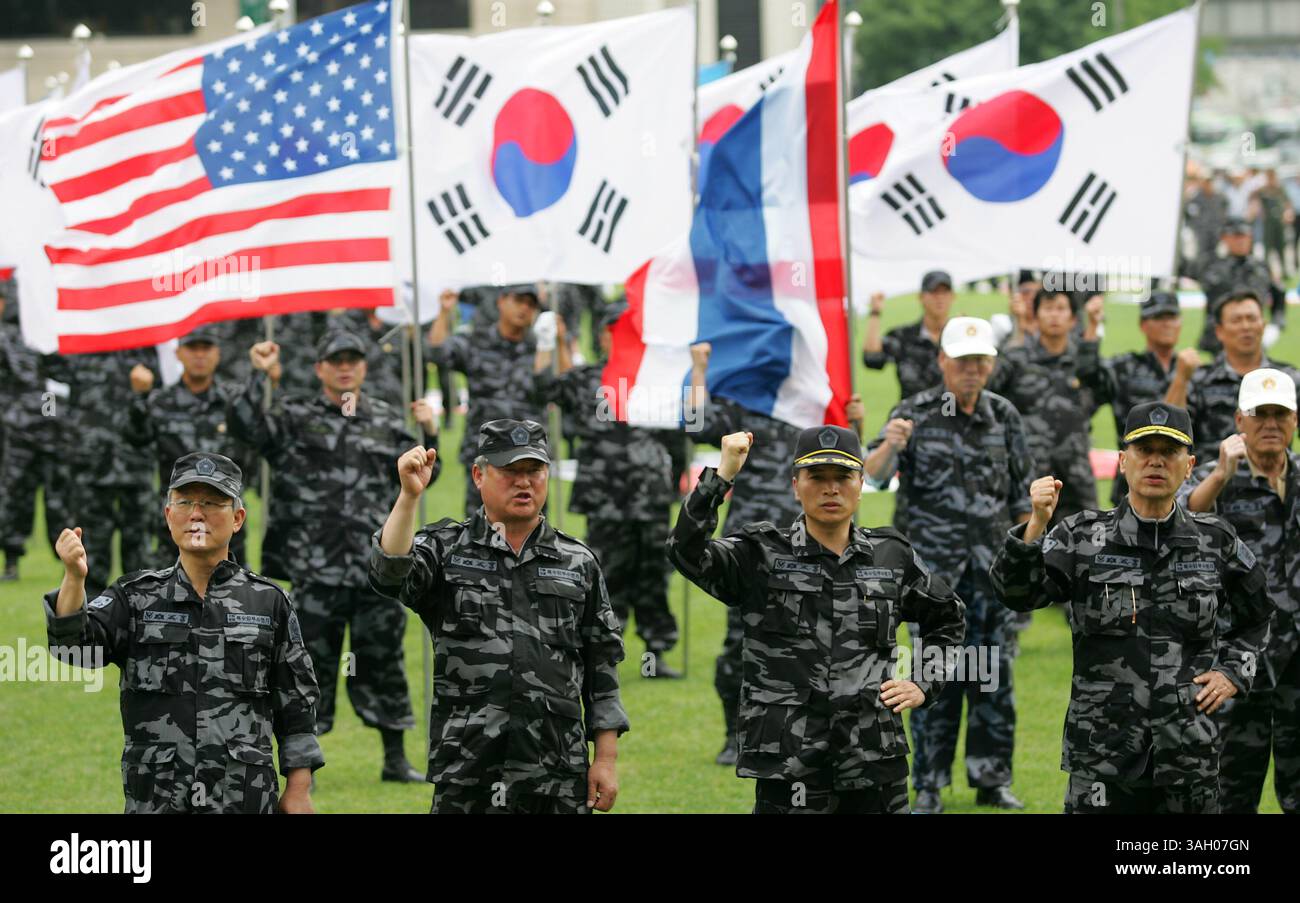Jun 25, 2009 - Seoul, South Korea - Former South Korean HID ...