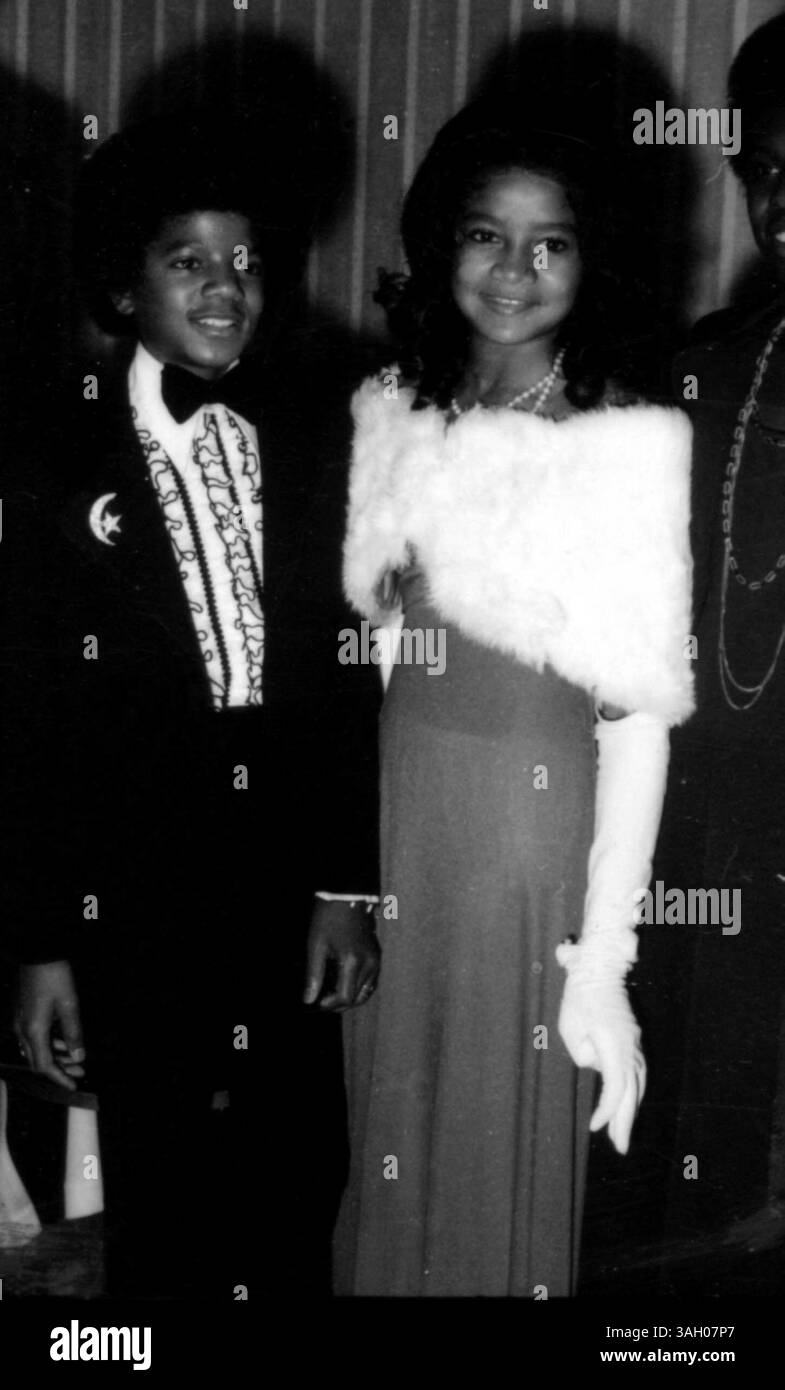 Phil roach ipol globe photos Black and White Stock Photos & Images - Alamy