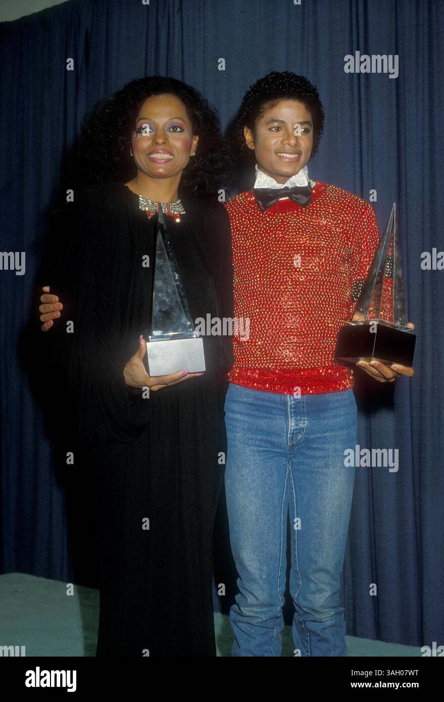 MICHAEL JACKSON WITH DIANA ROSS AT AMERICAN MUSIC AWARDS 1981.#11544.Â ...