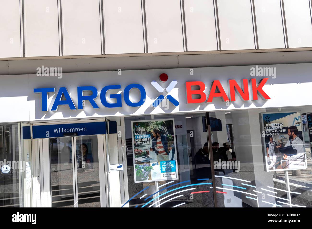 Logo Targo Bank,. Stadtansicht Pforzheim. // 04.04.2025: Pforzheim ...