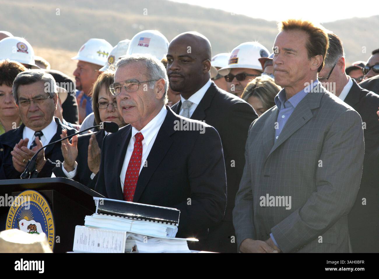 Edward p roski jr hi-res stock photography and images - Alamy