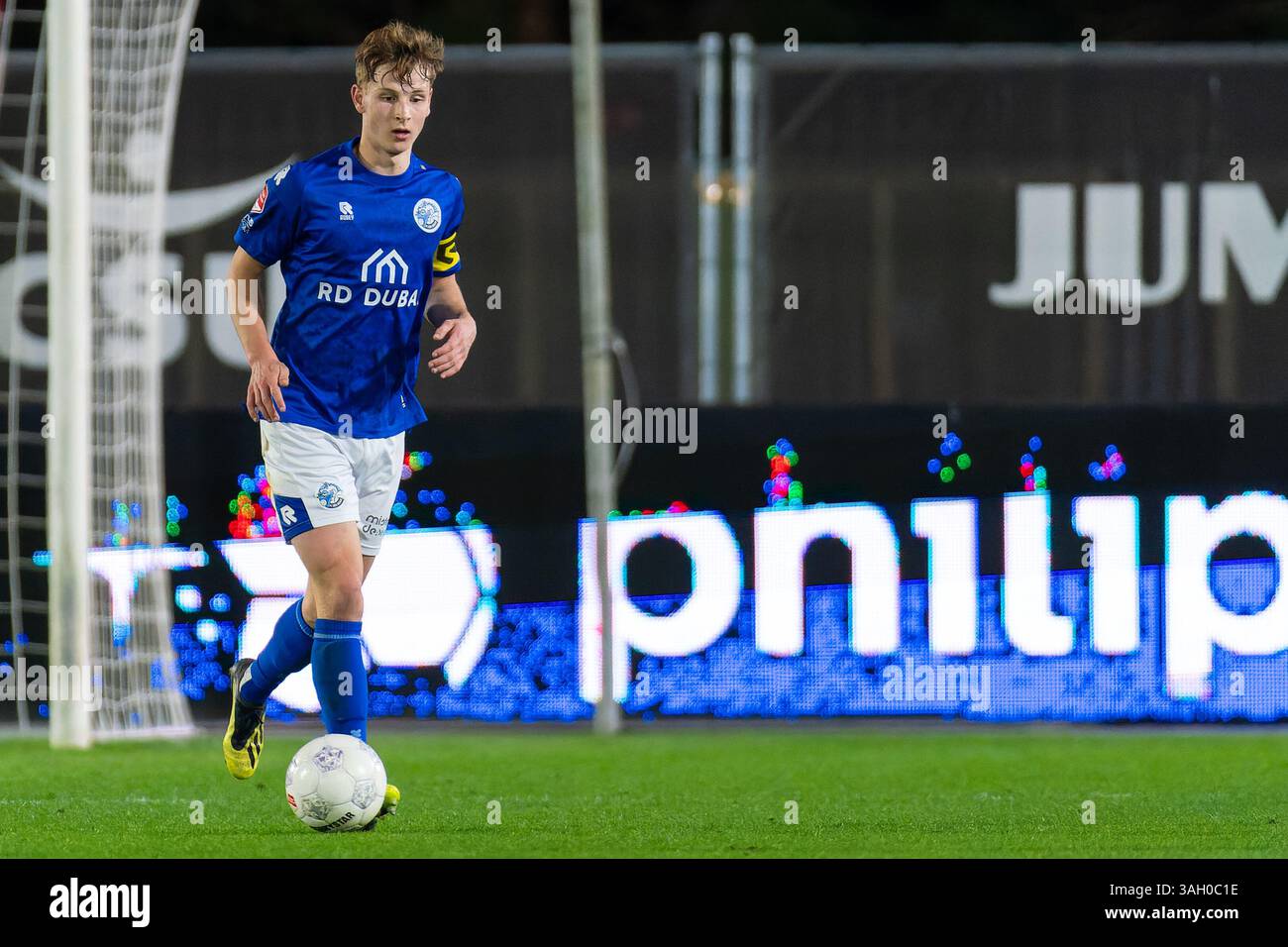 EINDHOVEN, NETHERLANDS - MARCH 31: Nick de Groot of FC Den Bosch runs ...