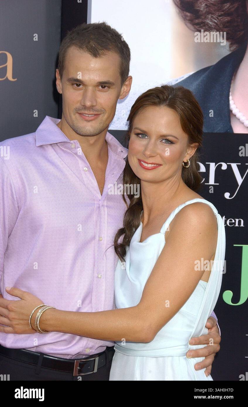 Jul 27, 2009 - Los Angeles, California, USA - Actress MARY LYNN RAJSKUB ...