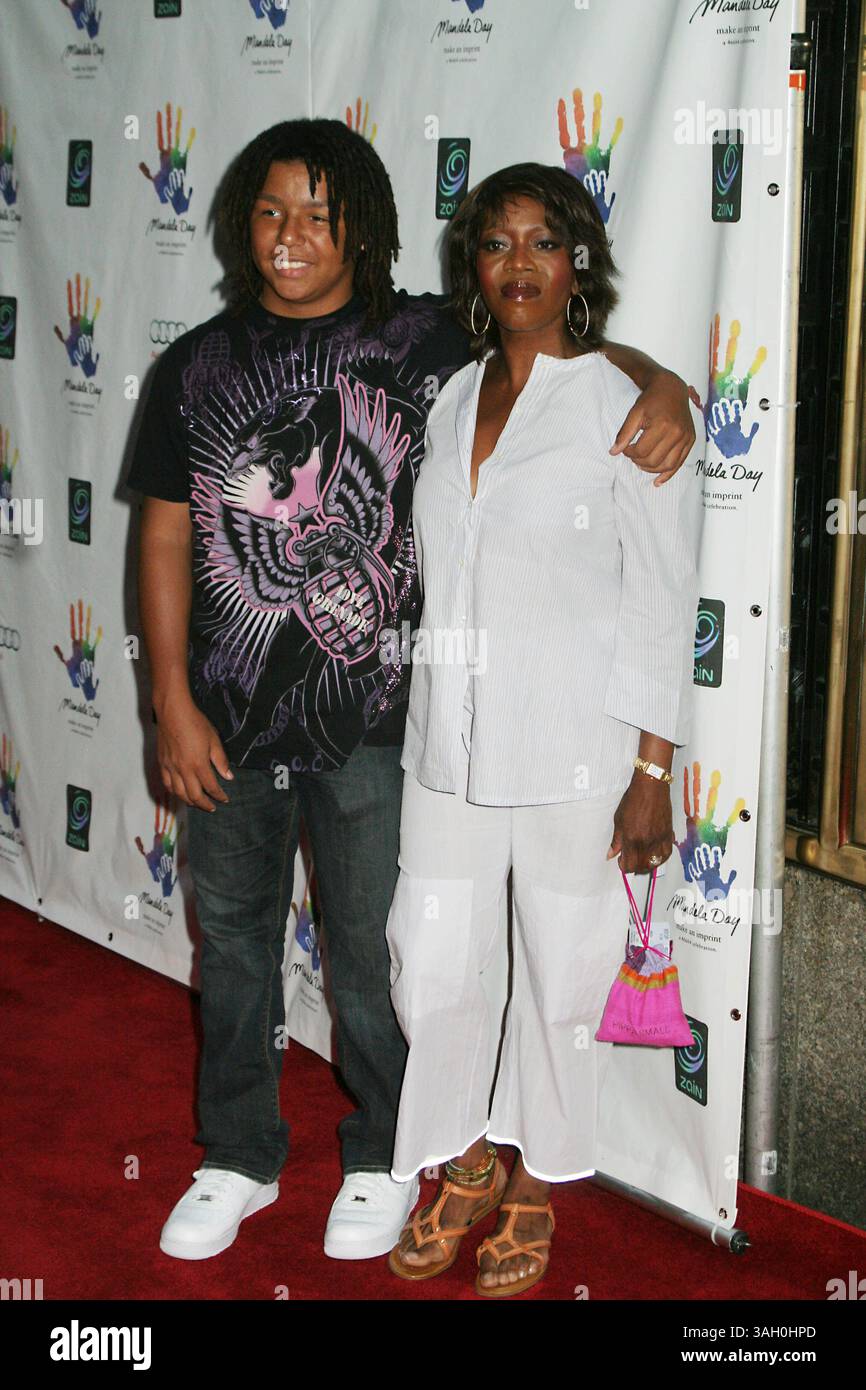 Alfre woodard and son duncan hi-res stock photography and images - Alamy
