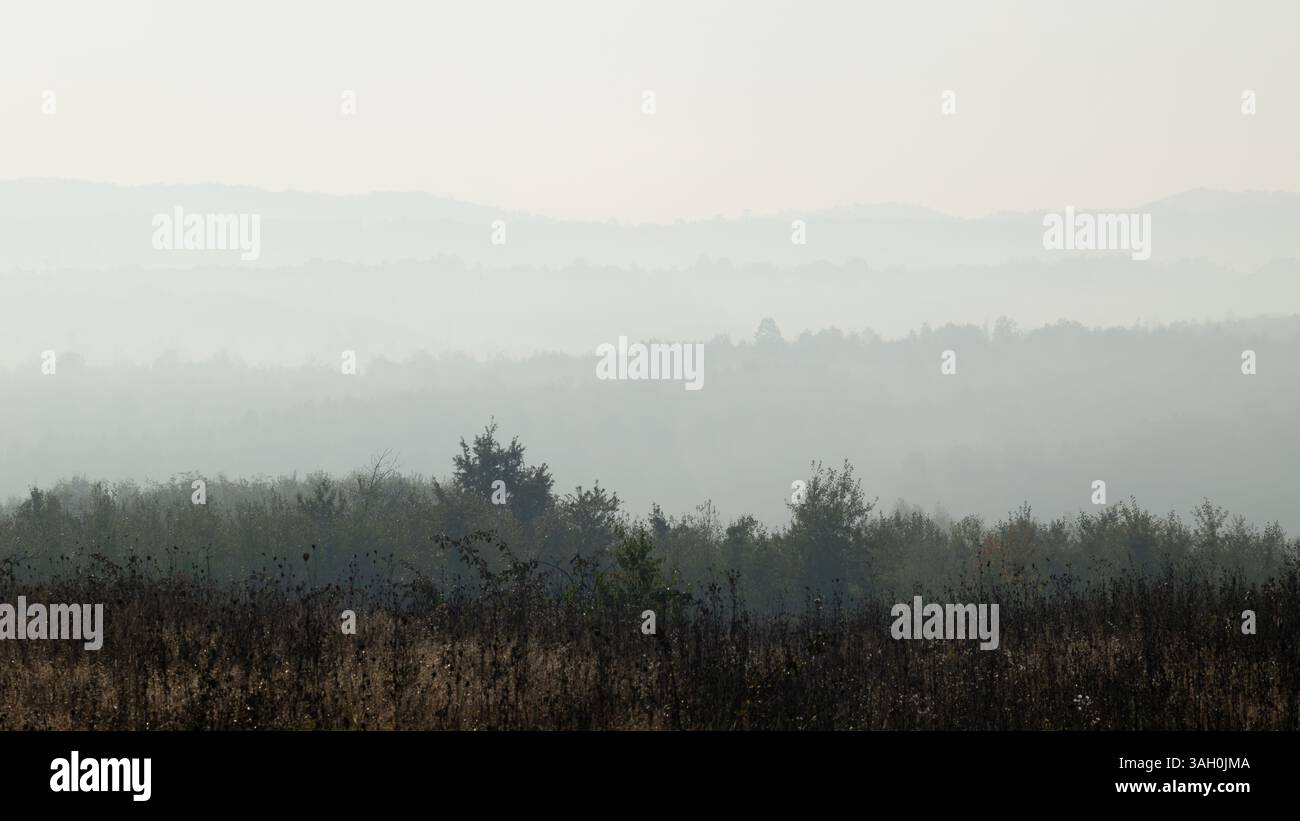 Atmospheric scene hill layers hi-res stock photography and images - Alamy