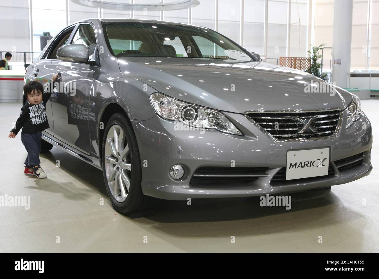 Oct 29, 2009 - Tokyo, Japan - Toyota Motors launched the new domestic ...