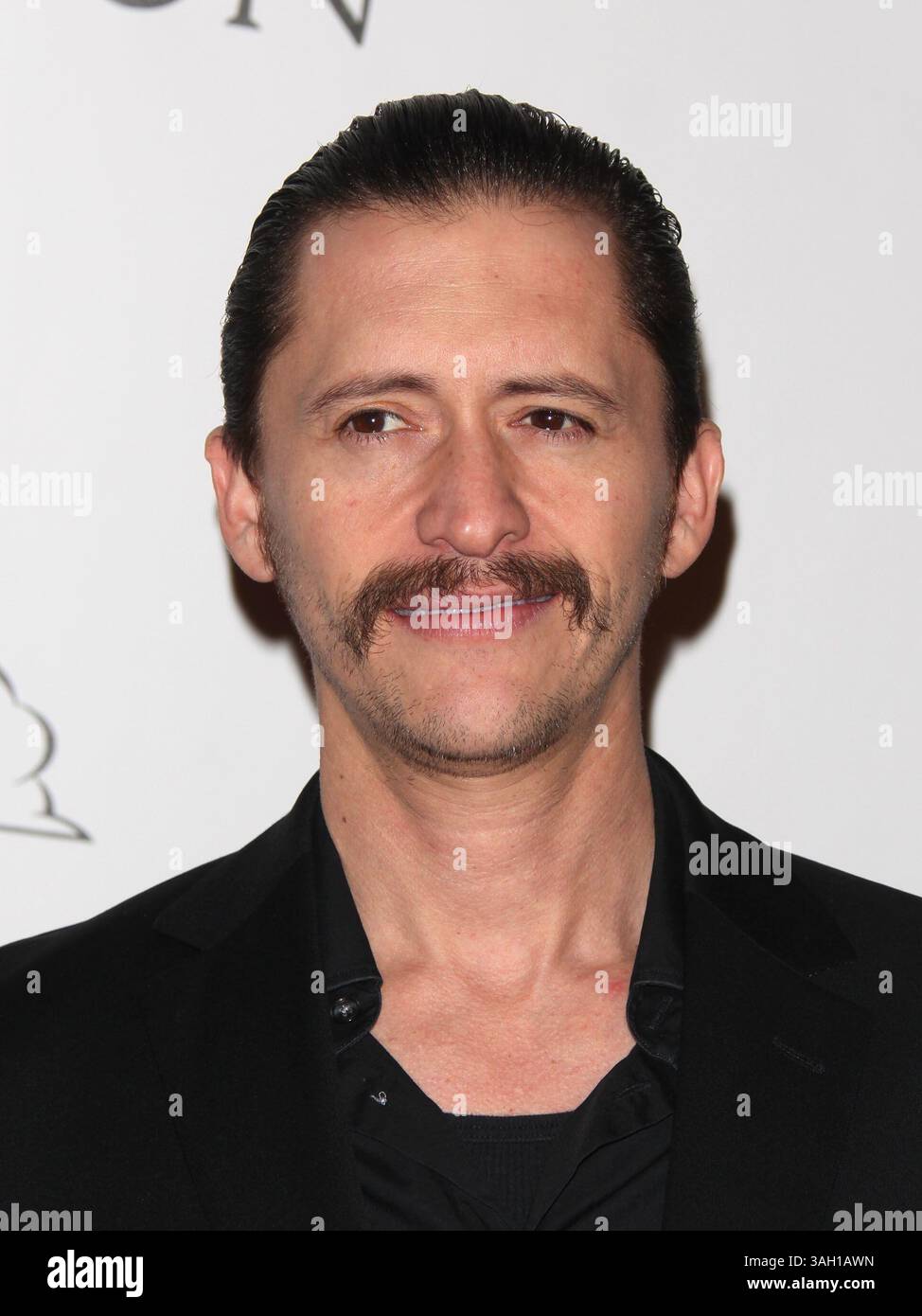 Oct 28, 2009 - Hollywood, California, USA - Actor CLIFTON COLLINS JR ...
