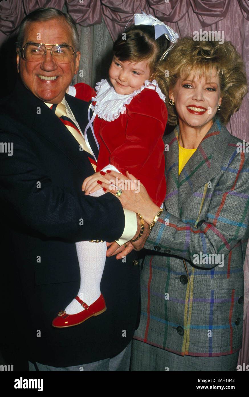 ED MCMAHON with wife VICTORIA VALENTINE McMAHON and daughter KATHERINE ...