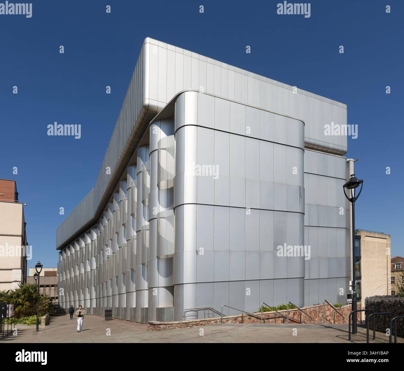 Modern architecture of the Life Sciences building, University of ...