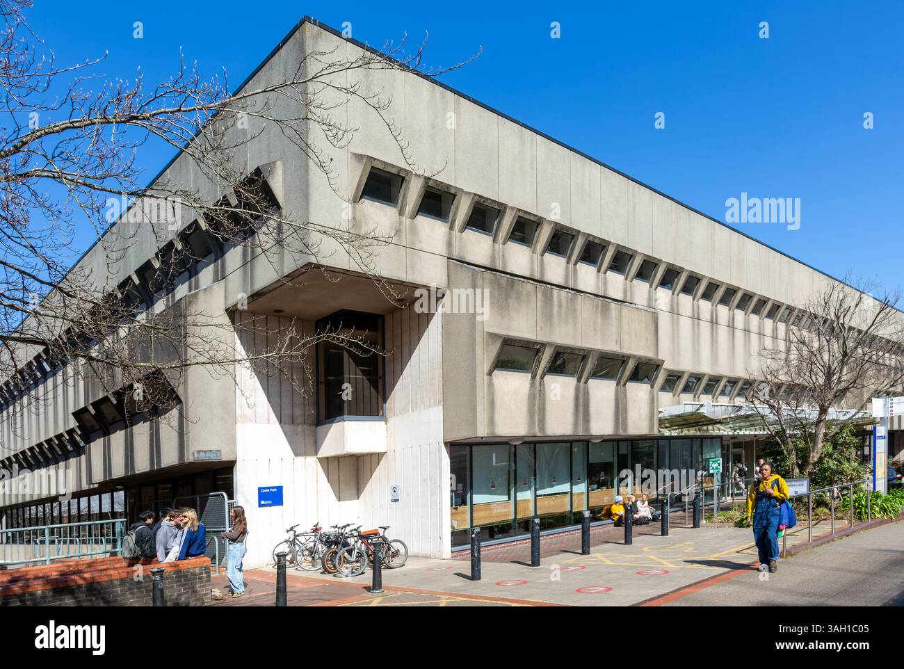 Modern architecture Arts and Social Sciences Library building ...