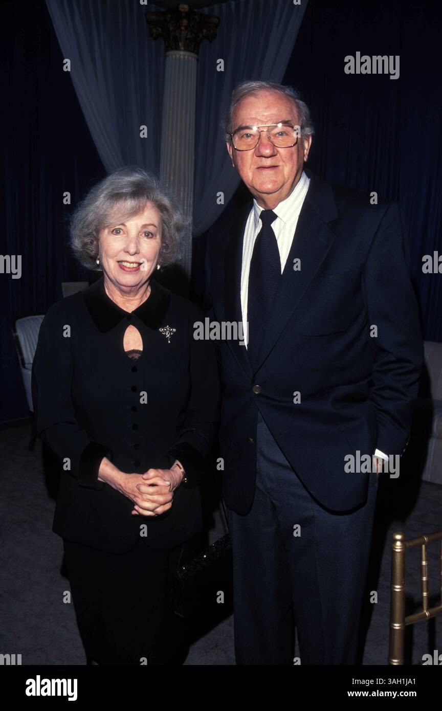 KARLMALDENRETRO.KARL MALDEN AND WIFE MONA.THE LAUNCH OF ''E'', THE NEW ...
