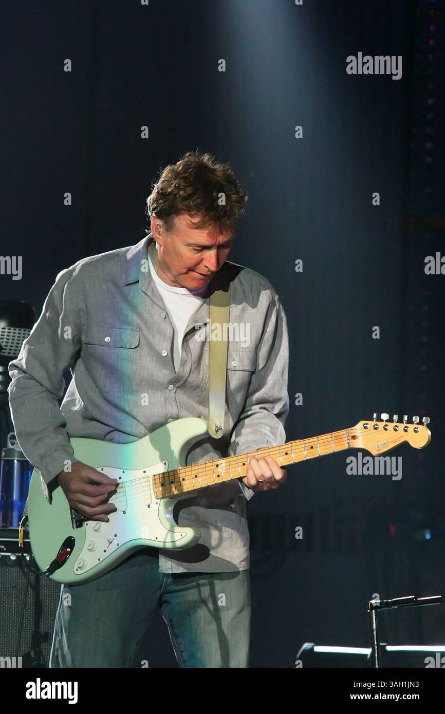 Steve tracy hi-res stock photography and images - Alamy