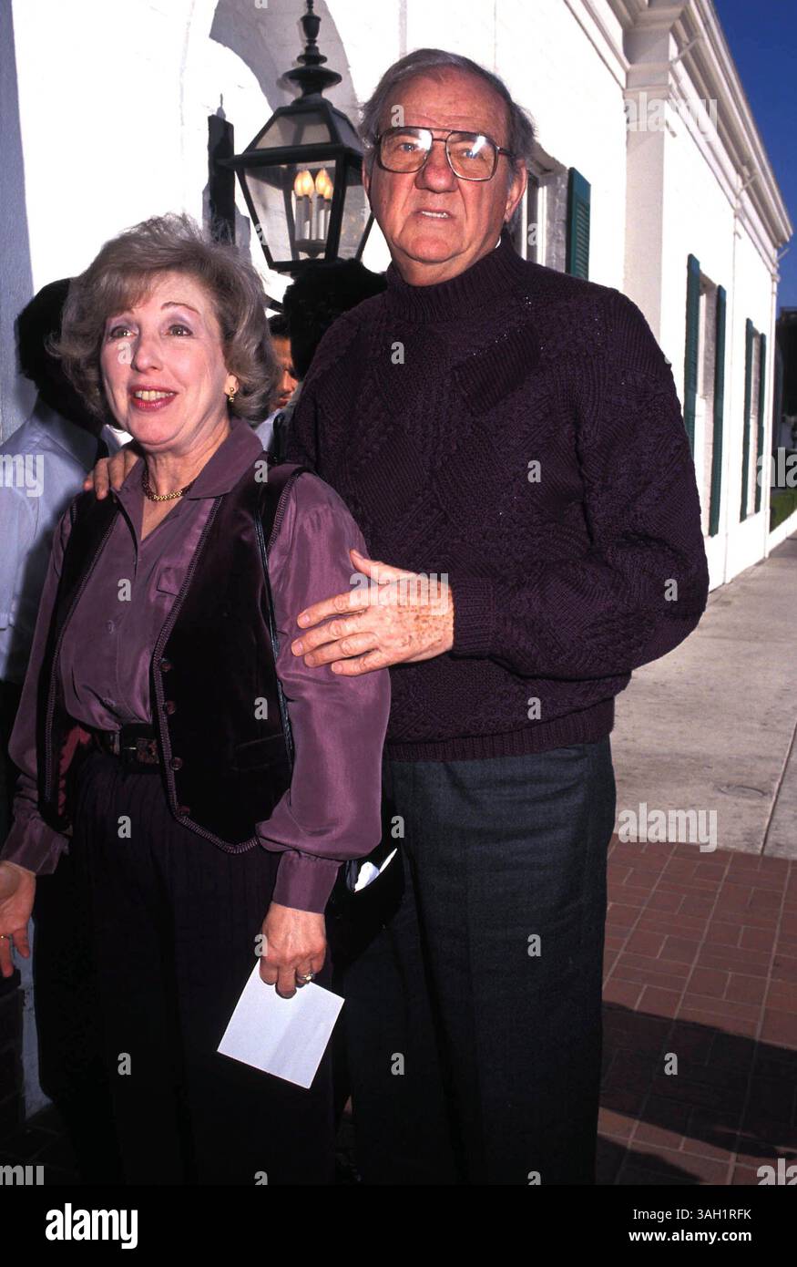 KARLMALDENRETRO KARL MALDEN AND WIFE MONA 15758 PHOTO BY PHIL ROACH ...