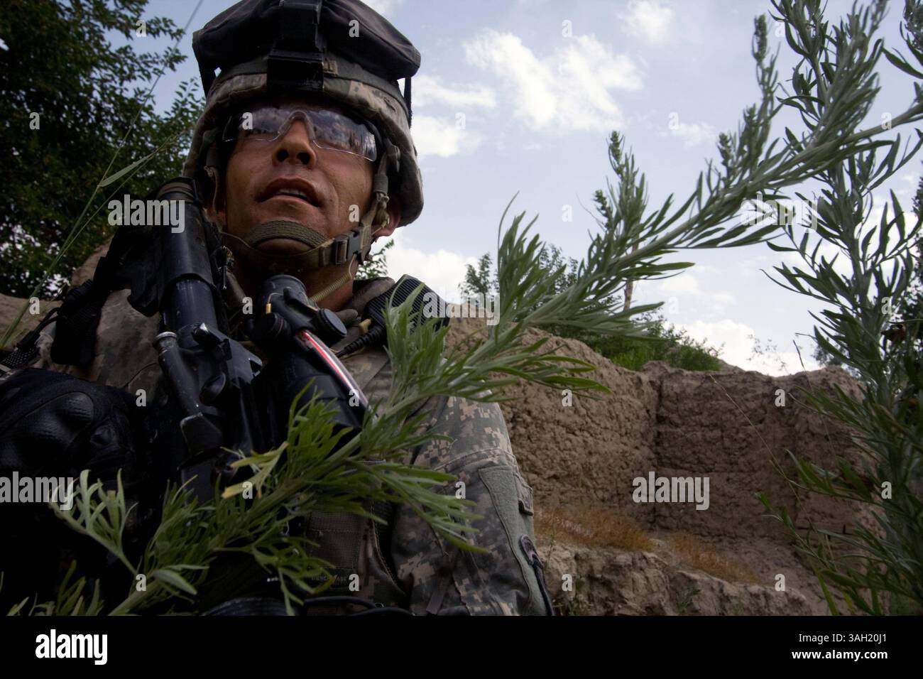 Jul 19, 2009 - Saydshahkhel, Wardak, Afghanistan - A U.S. Army soldier ...