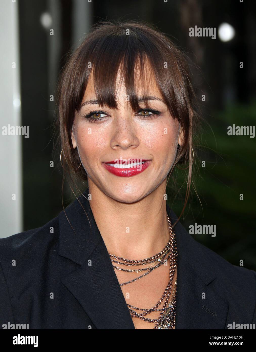 Rashida jones world premiere funny hi-res stock photography and images ...