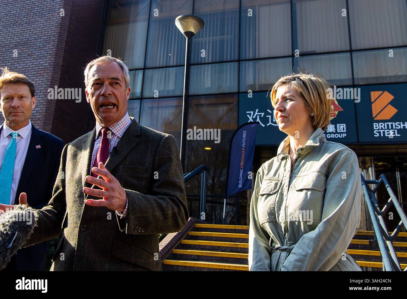 Scunthorpe, UK. 08th Apr, 2025. Richard Tice, Nigel Farage and Andrea ...