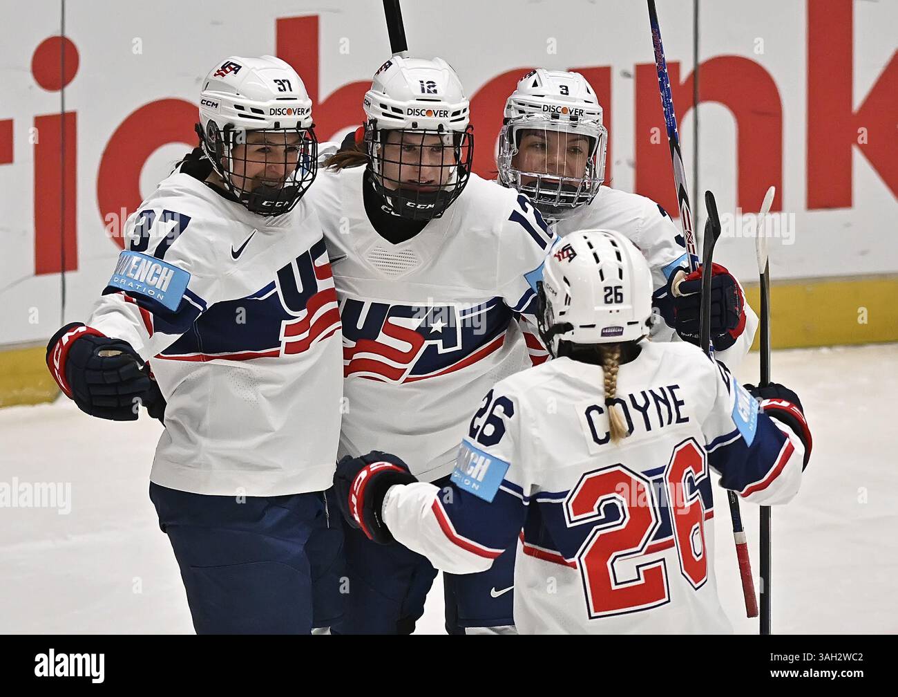 US players celebrate a goal during the ice hockey IIHF Women´s World ...