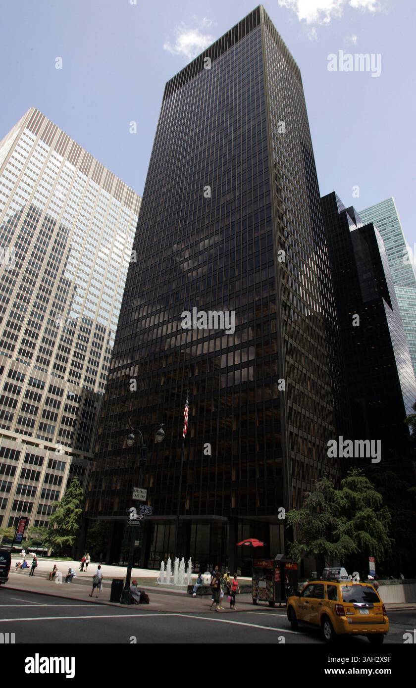 Jul 13, 2009 - New York, New York, USA - 383 Madison Avenue, the former ...