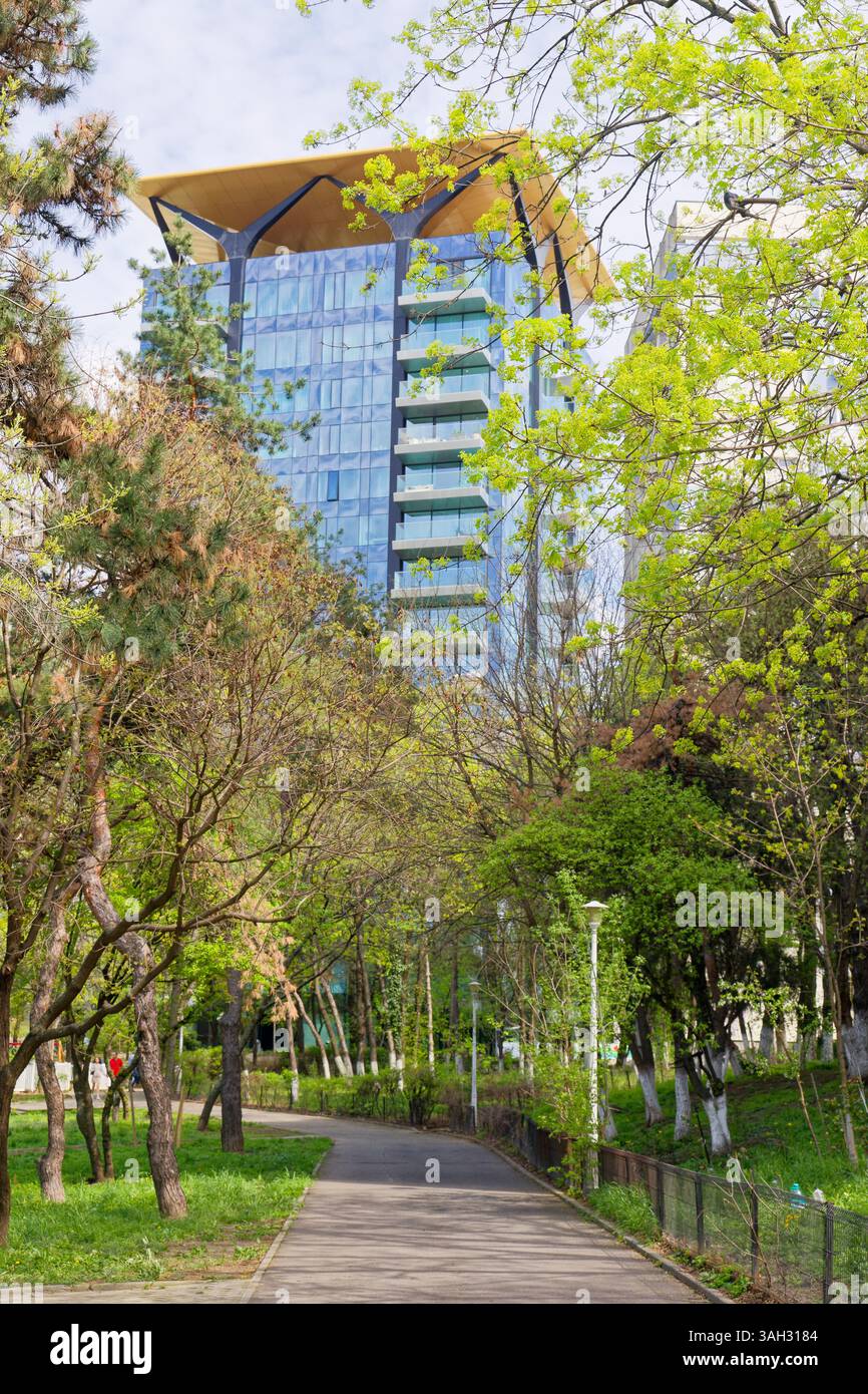 Picturesque spring city landscape from the Floreascoa park / parcul ...