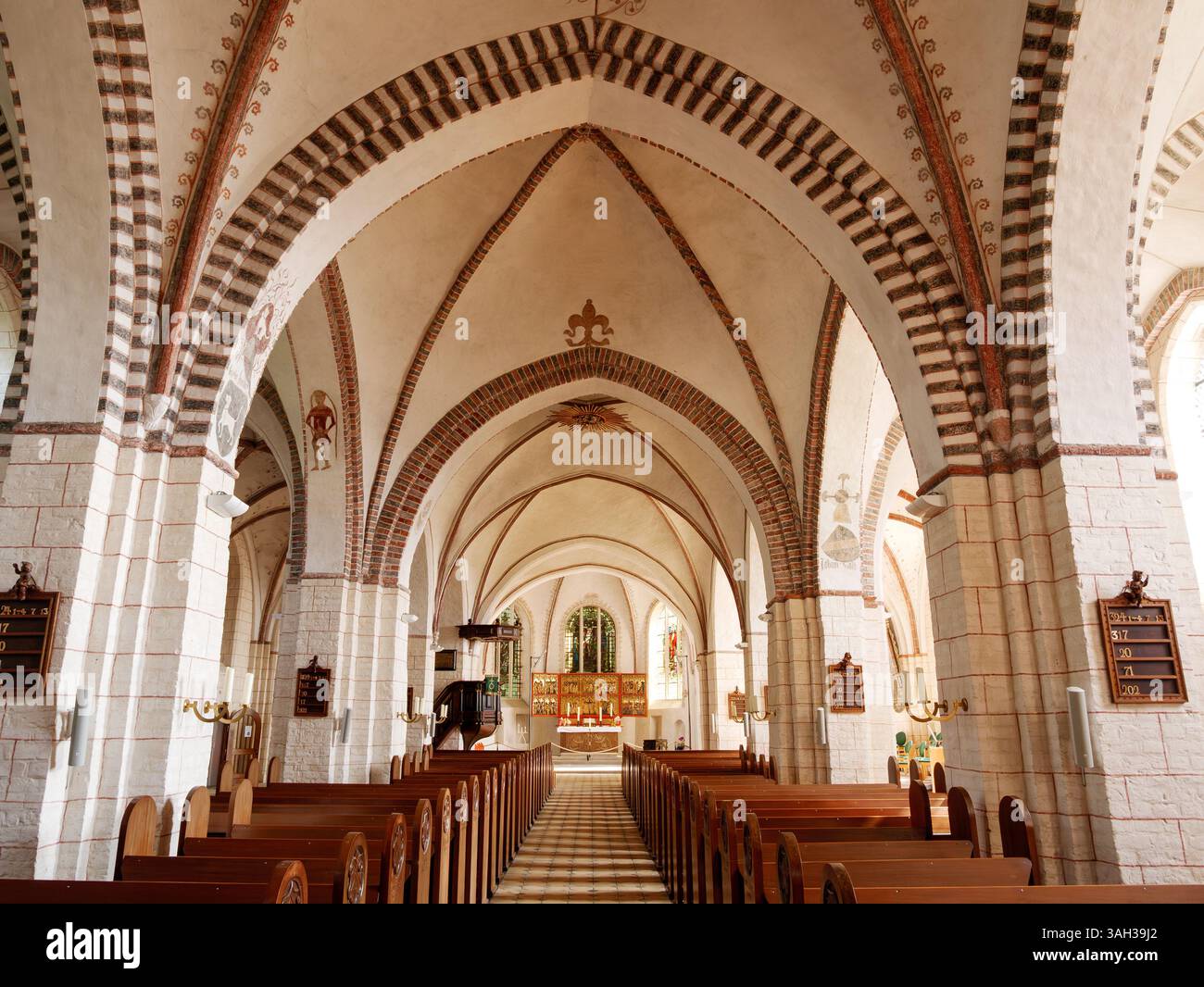 Saint nicholas church interior hi-res stock photography and images - Alamy