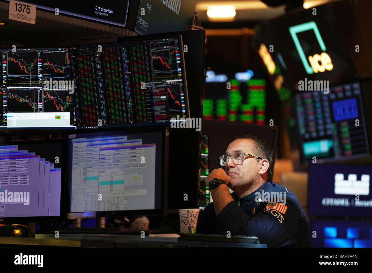 Anthony Matesic works on the floor at the New York Stock Exchange in ...