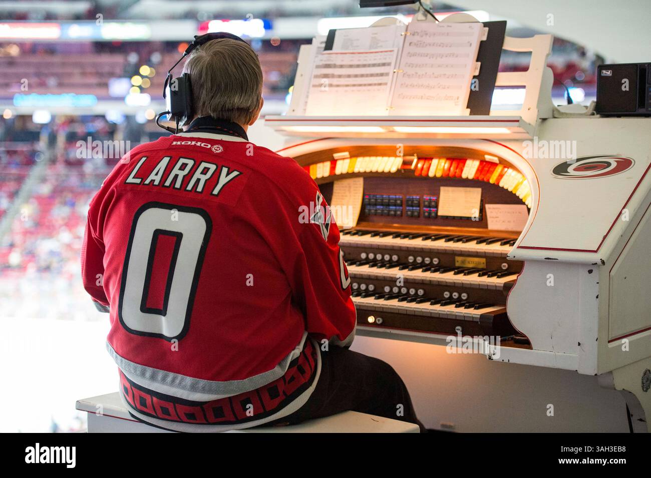 March 21, 2015 Raleigh, NC: Organist Larry Olsen during the NHL game ...